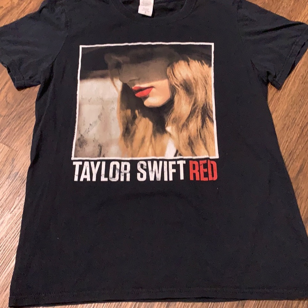 Very Nice Taylor Swift Red T-Shirt - Gem